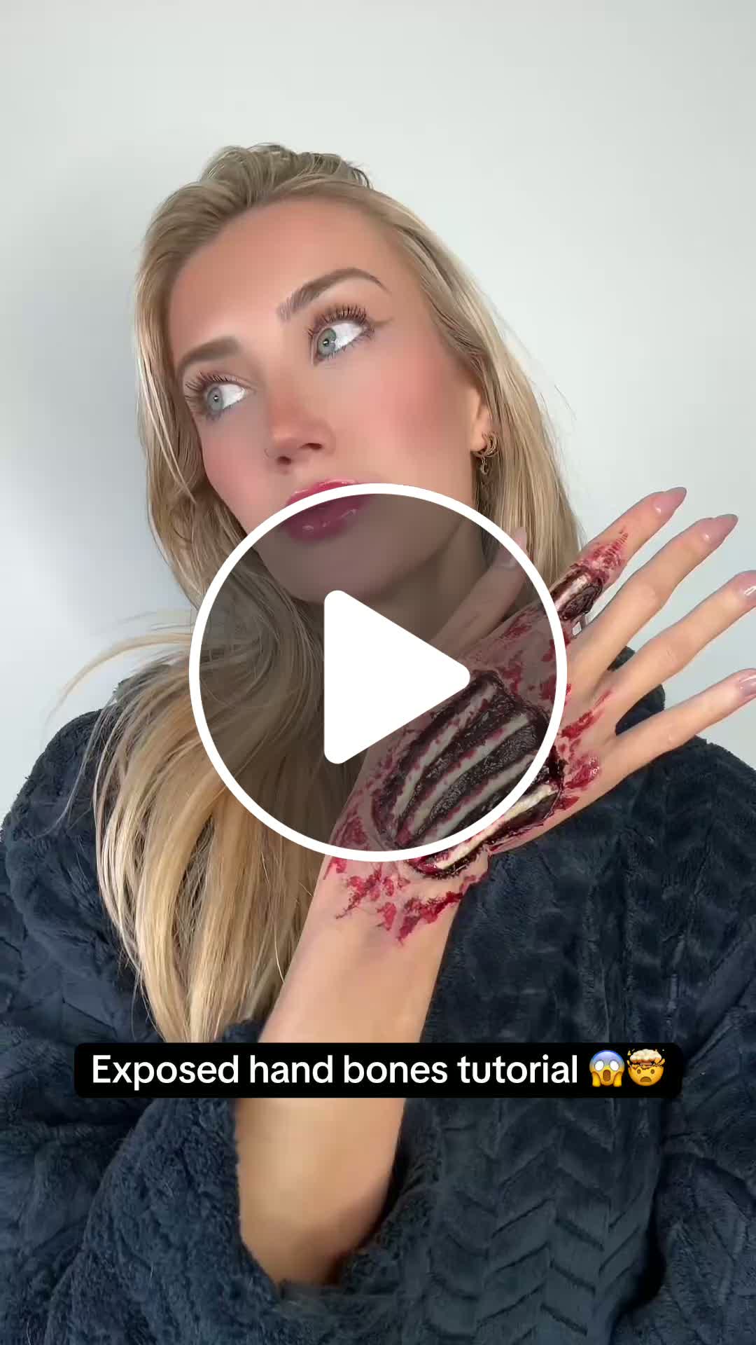 Artist reveals the secret to create realistic exposed hand bones with ...