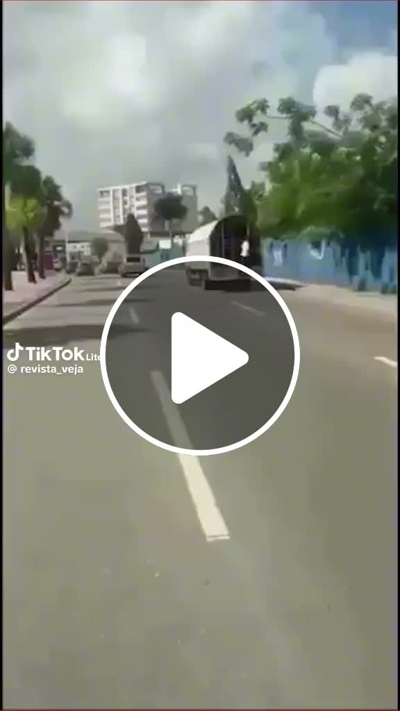 Escaped prison after a messy happened in their car🤔🤔😍😳😅 - NewsBreak