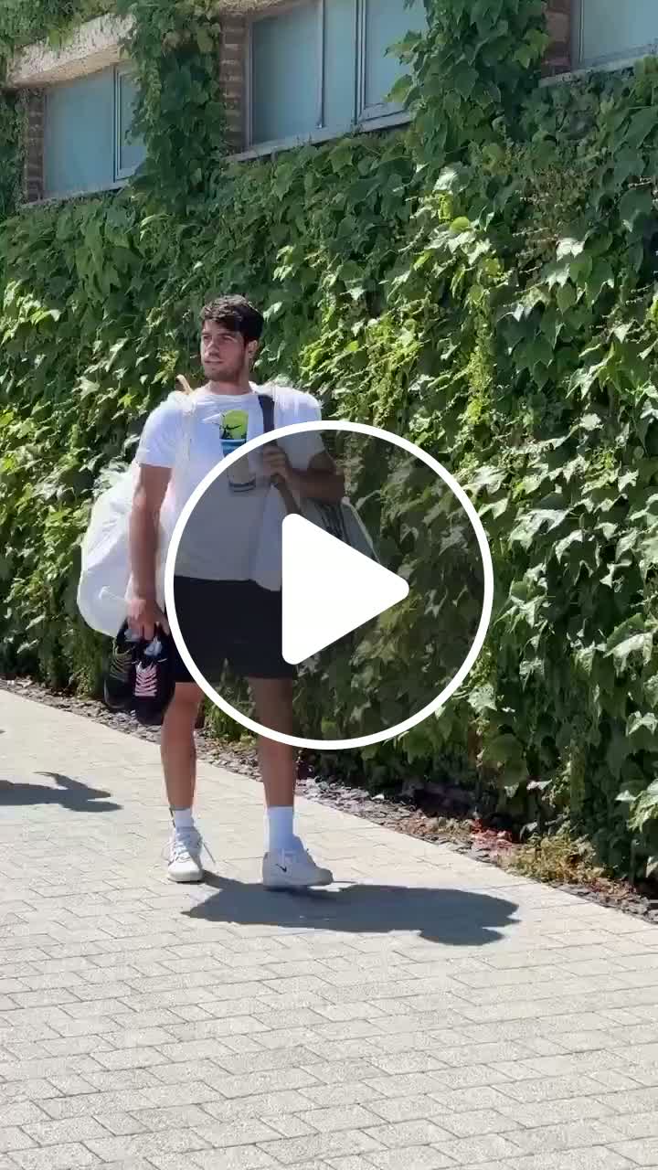 Carlos Alcaraz arriving for his last day of practice before the # ...