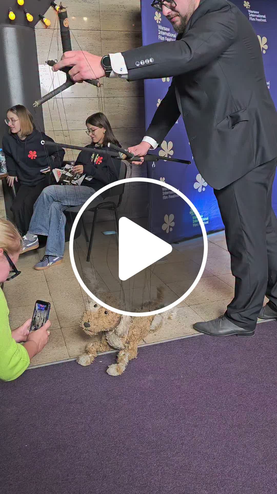 Burek - The Dog Marionette podczas @warsawfilmfestival @rabantv @totaal ...