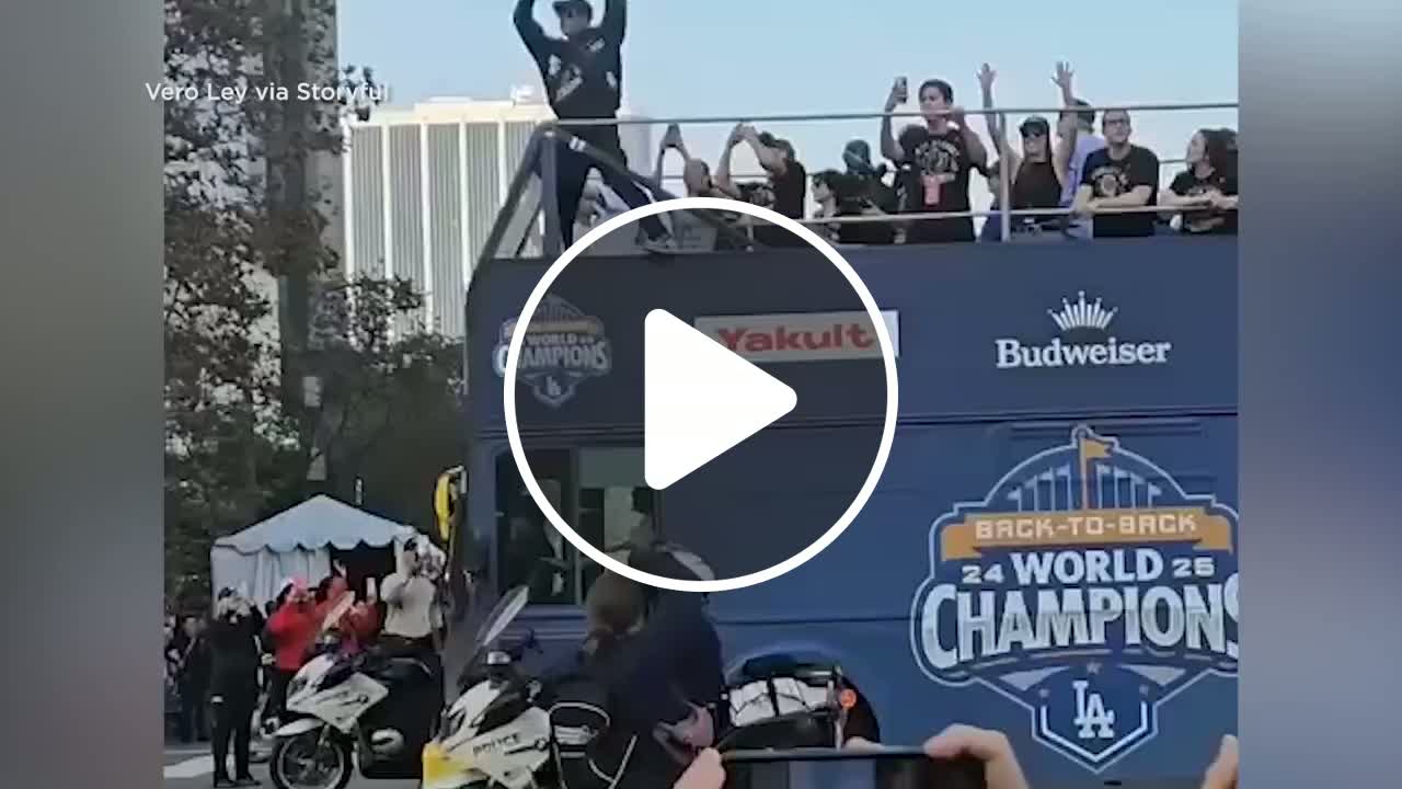 Los Angeles kid overjoyed to see Blake Snell in World Series victory ...