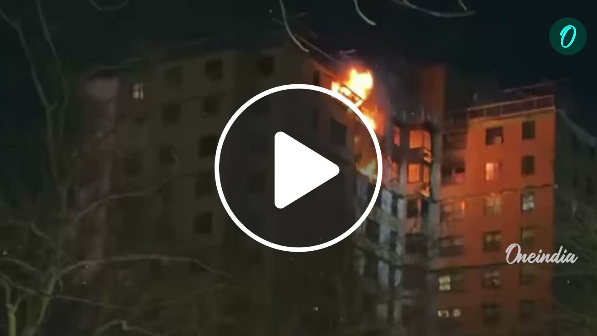 2 Dead as Bronx High-Rise ERUPTS in Explosion, People TRAPPED, NYC ...