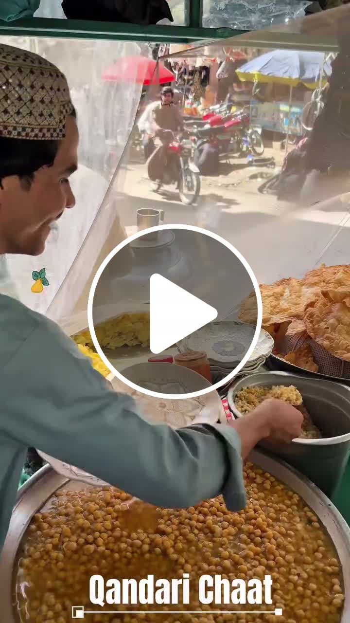 Qandari Chaat Baluchistan Famous Chaat Chana Chole & Salad Mix Chaat ...