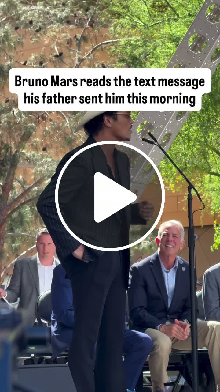 Bruno Mars reads his dad's text message to his fans,, wait for their ...