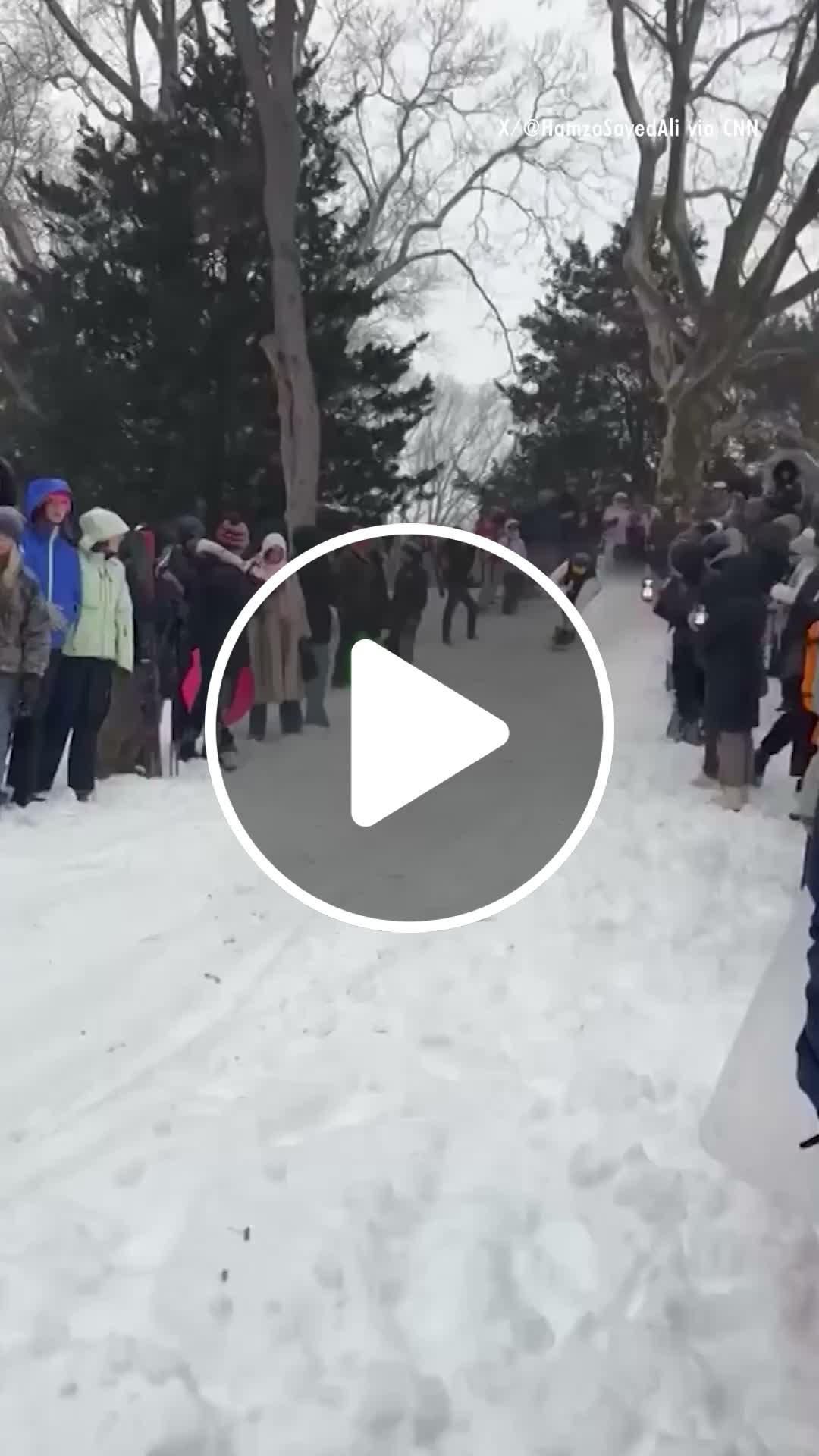 Shaun White Shreds in Central Park and Surprises NYC Snow Lovers with ...