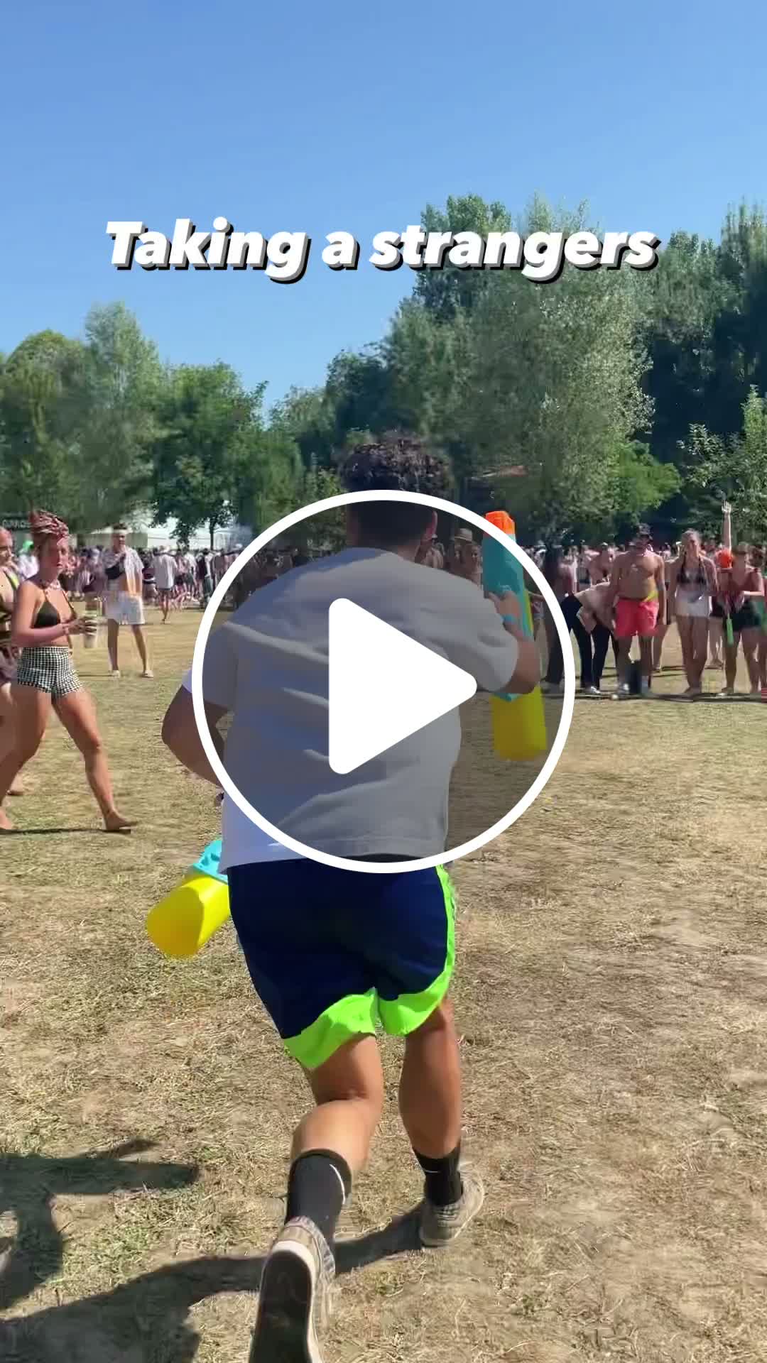 Pig une inconnue dans une giga bataille deau #reaction #waterfight # ...
