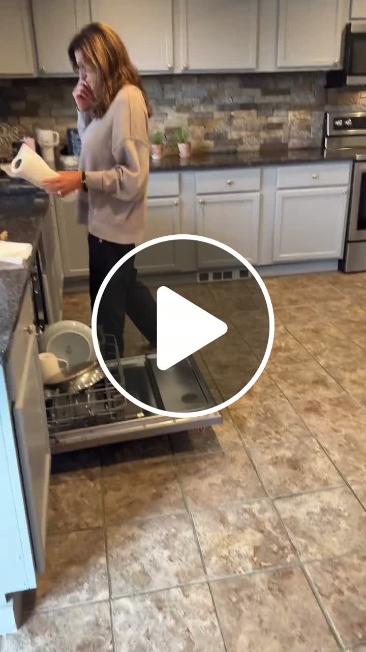 😂😂 - NewsBreak