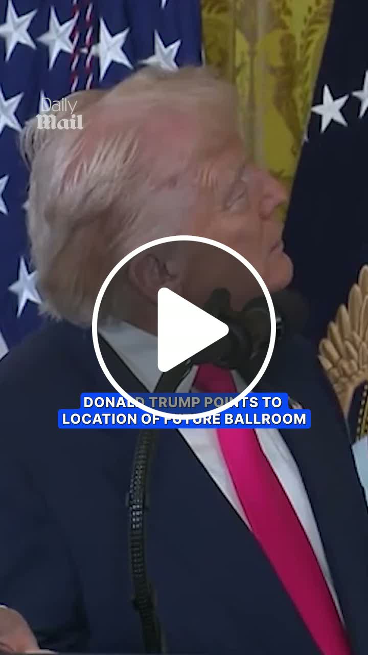 Donald Trump pointed out the location of the future entrance to the new ...