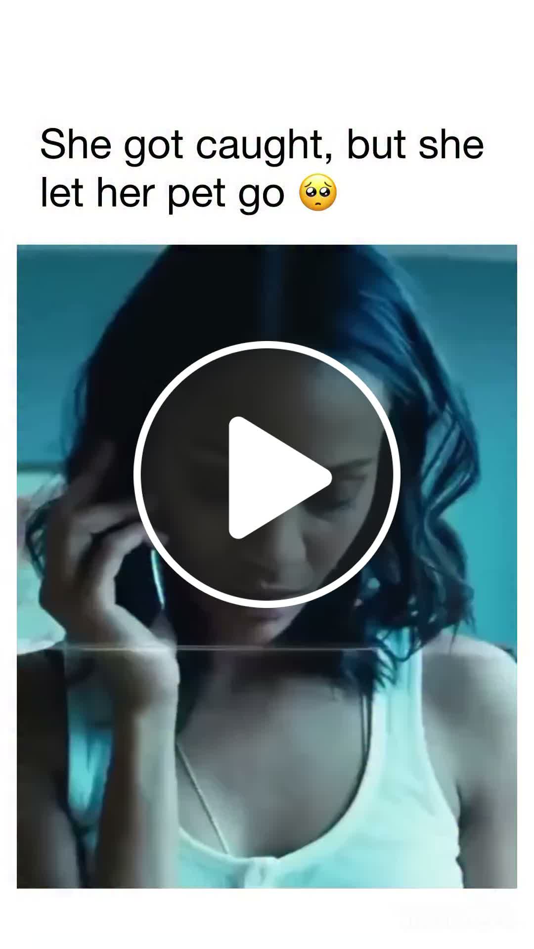 I feel bad for the bird colombiana After witnessing her parents murder ...
