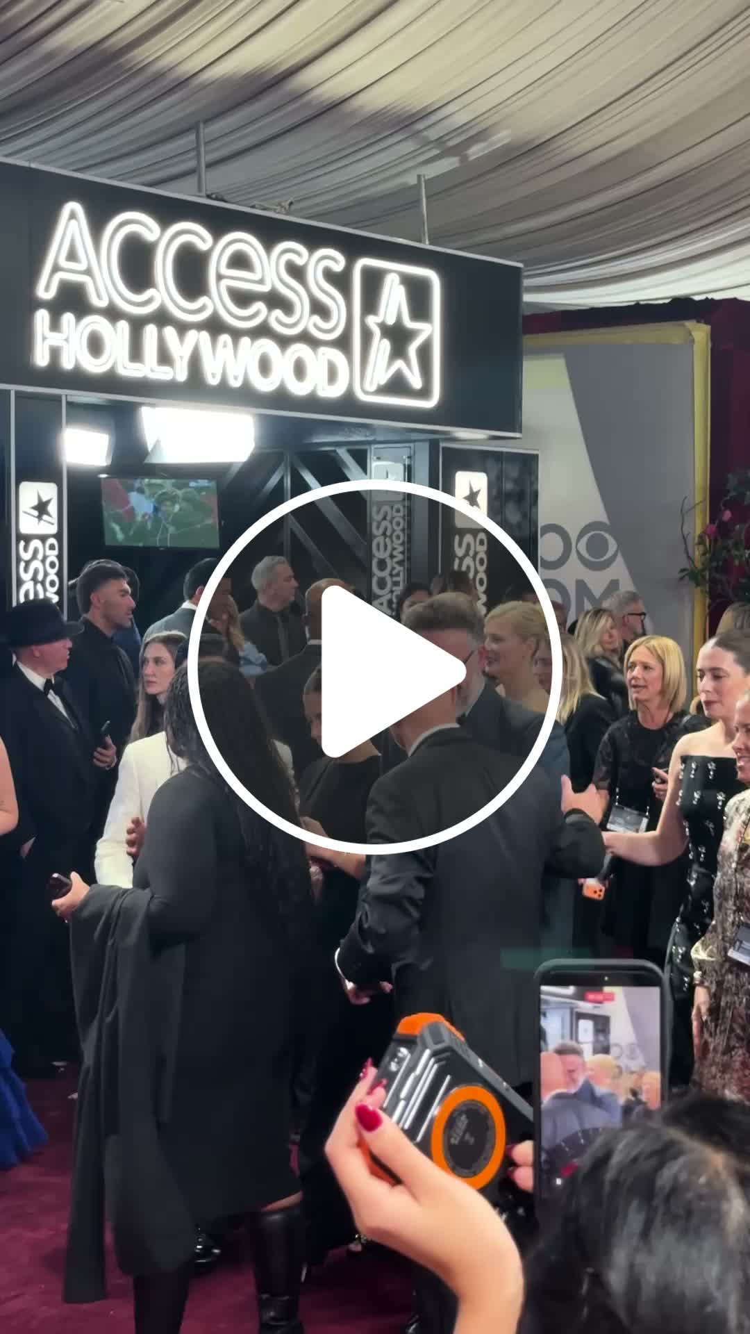 Seth Rogen strolls the Golden Globes red carpet, then wins Best Actor ...