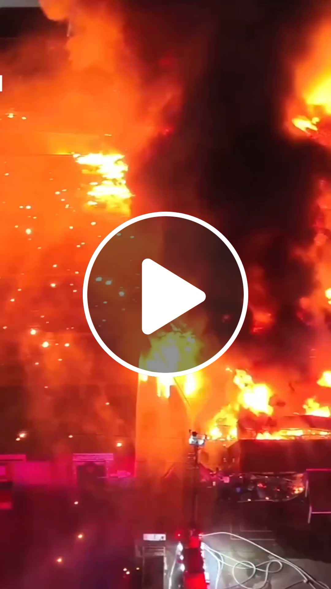 🔥🇦🇺 SYDNEY: MASSIVE WASTE FACILITY INFERNO RIPS THROUGH INDUSTRIAL SITE ...
