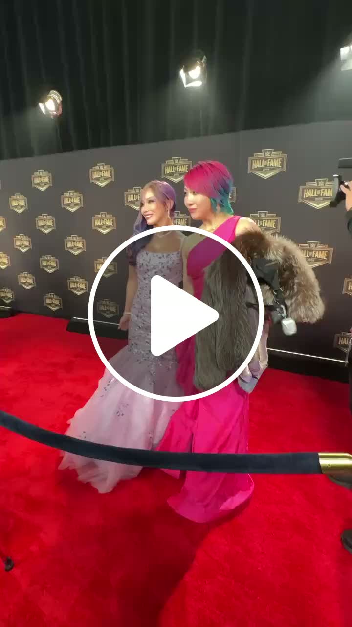 Hair and dress match. They dress so amazing - NewsBreak