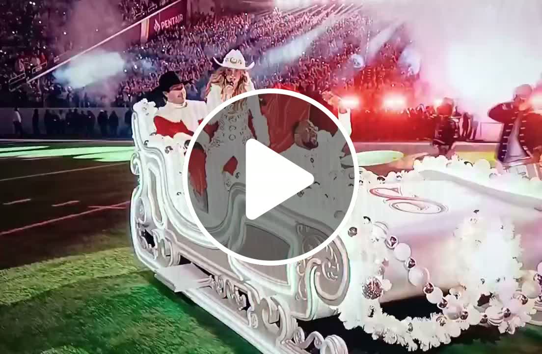 Country star Lainey Wilson was spotted sitting in the lap of former # ...