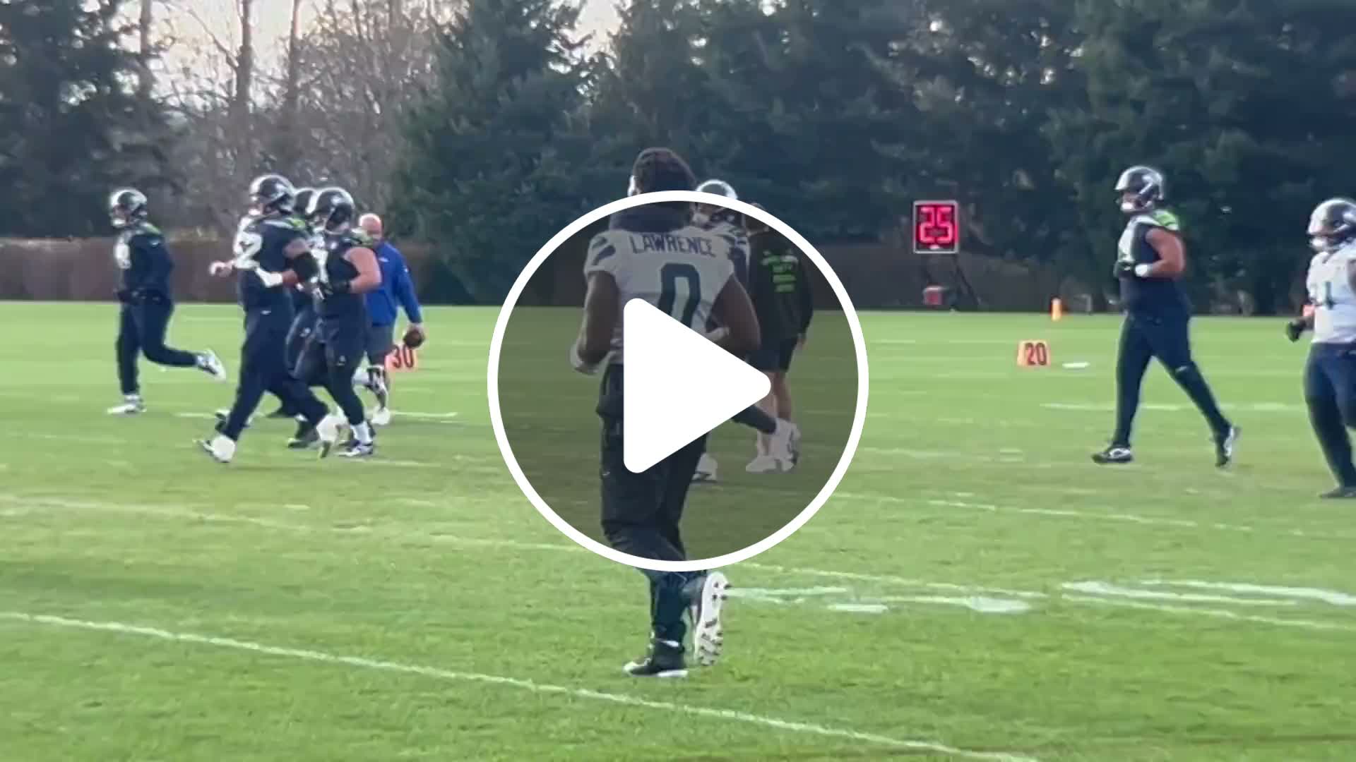 DeMarcus Lawrence jogs out to full-go practice 3 days before Seahawks ...