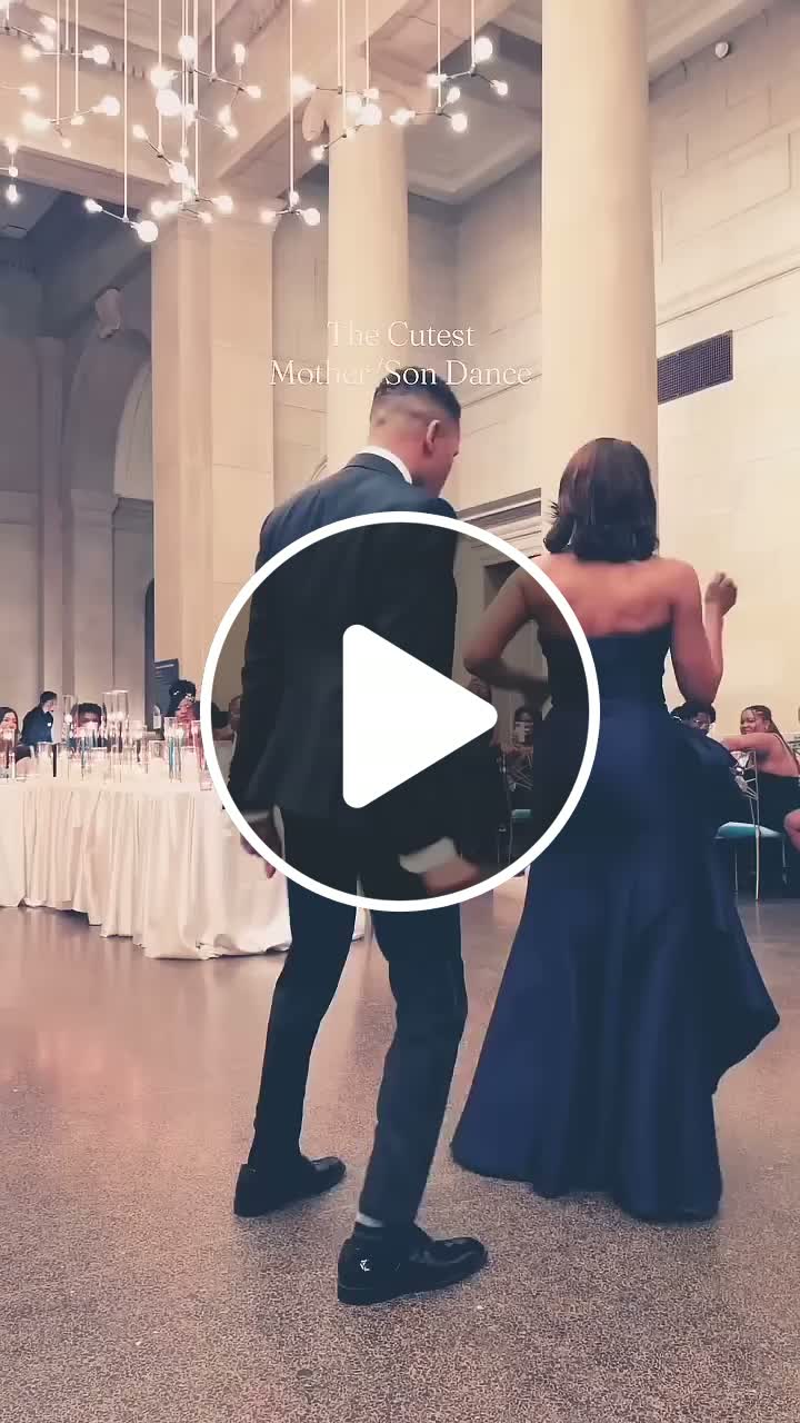 llGuests Couldn’t Hold Back Tears During Groom’s Emotional Dance With ...