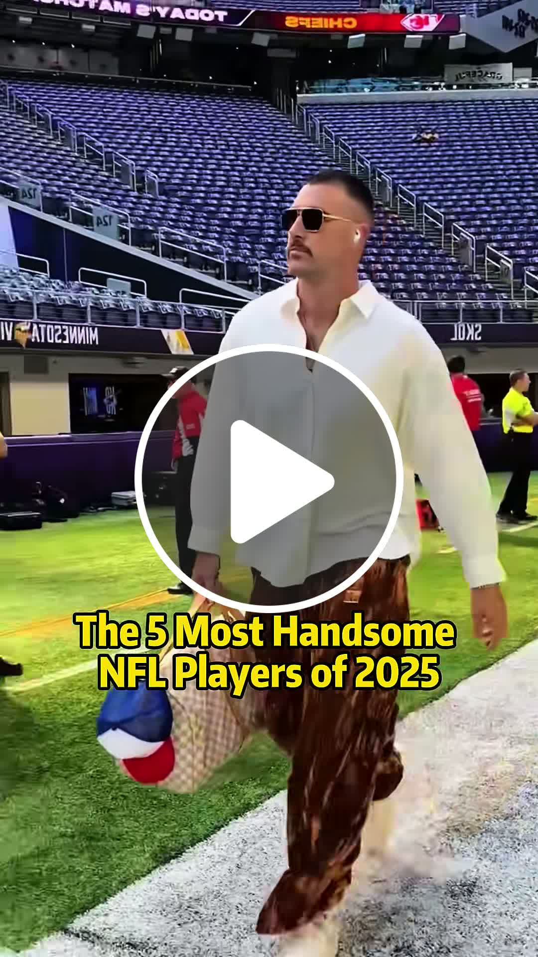 #CaughtOnCamera The 5 most handsome NFL players of 2025 - NewsBreak