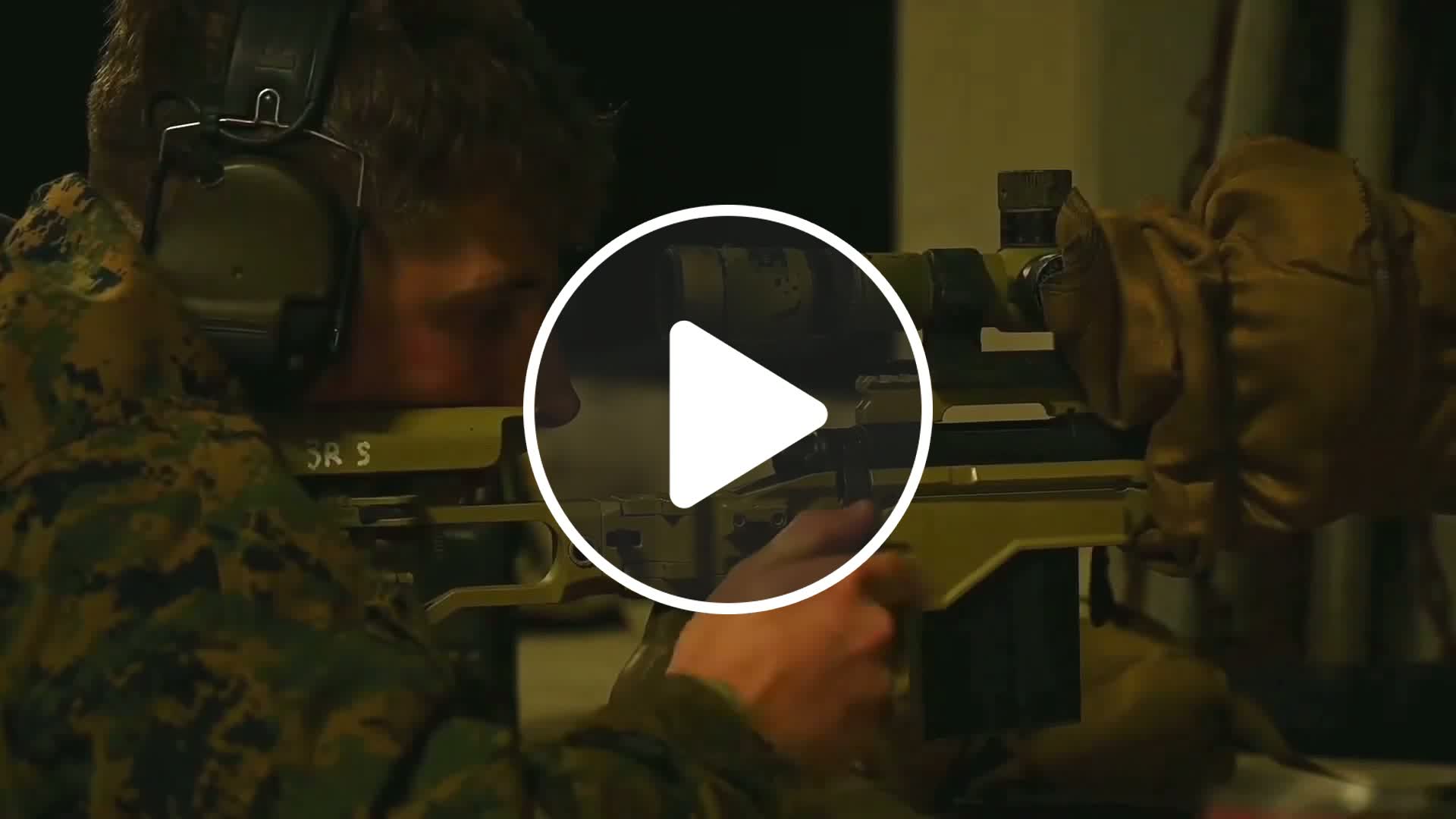 The Ukrainian Armed Forces mounted a 100 mm MT-12 Rapira howitzer gun ...