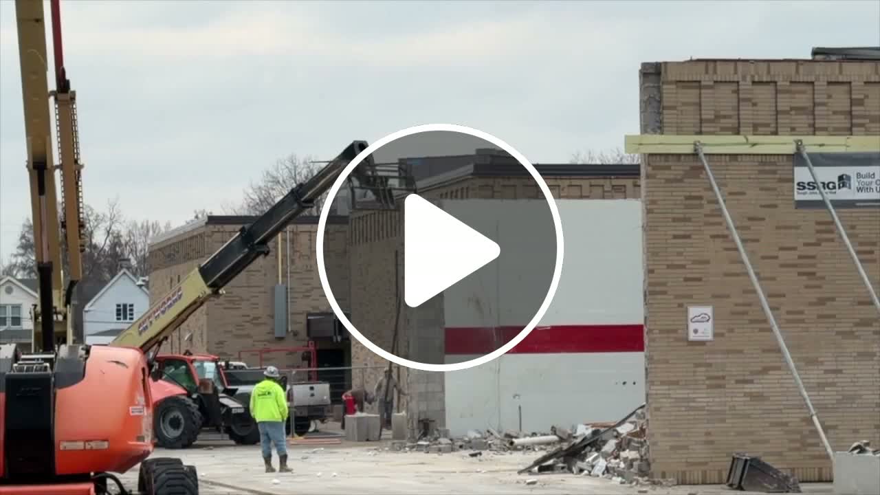 District moves to virtual school after partial roof collapse - NewsBreak