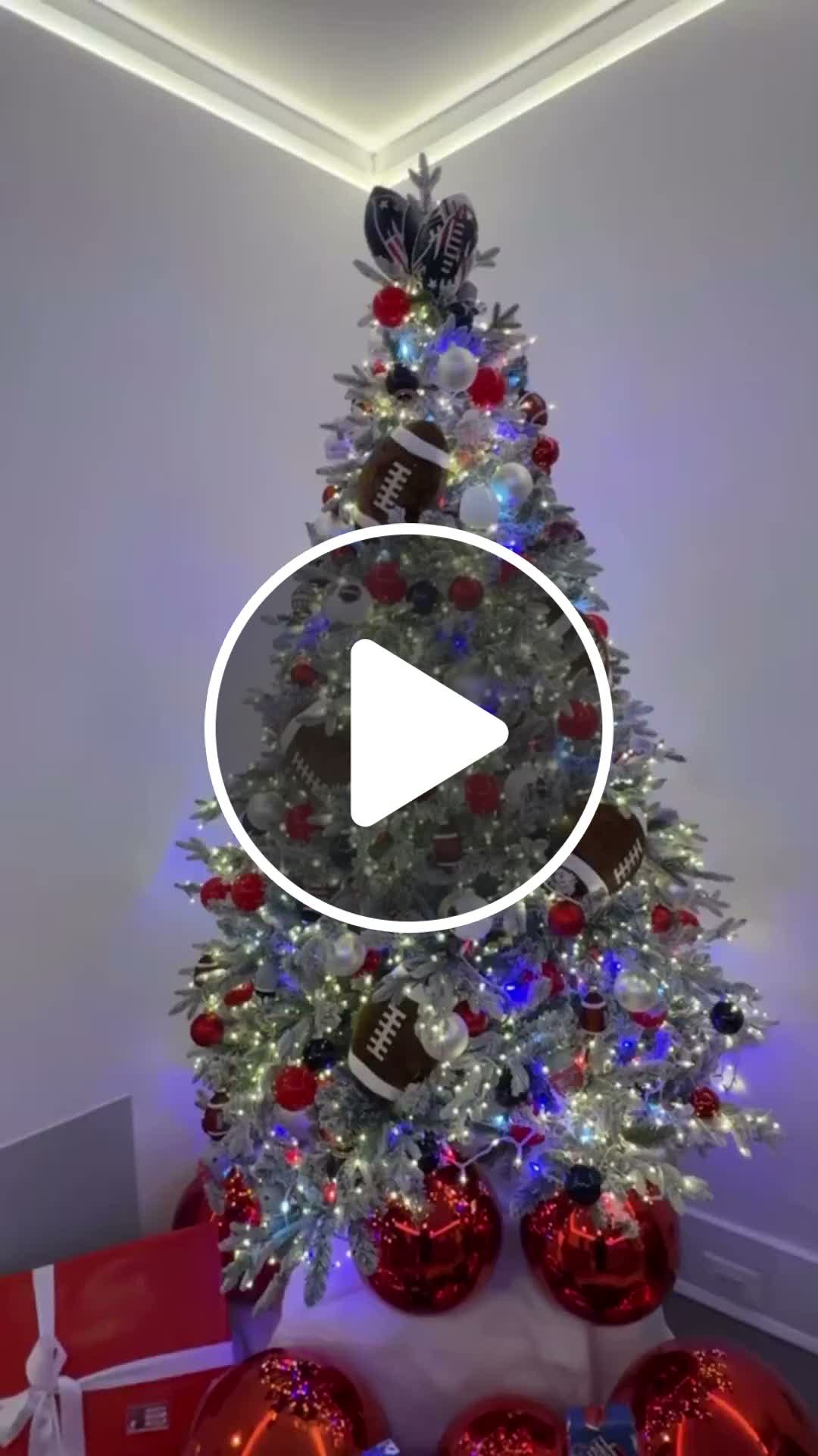 Cardi B's Christmas tree - NewsBreak