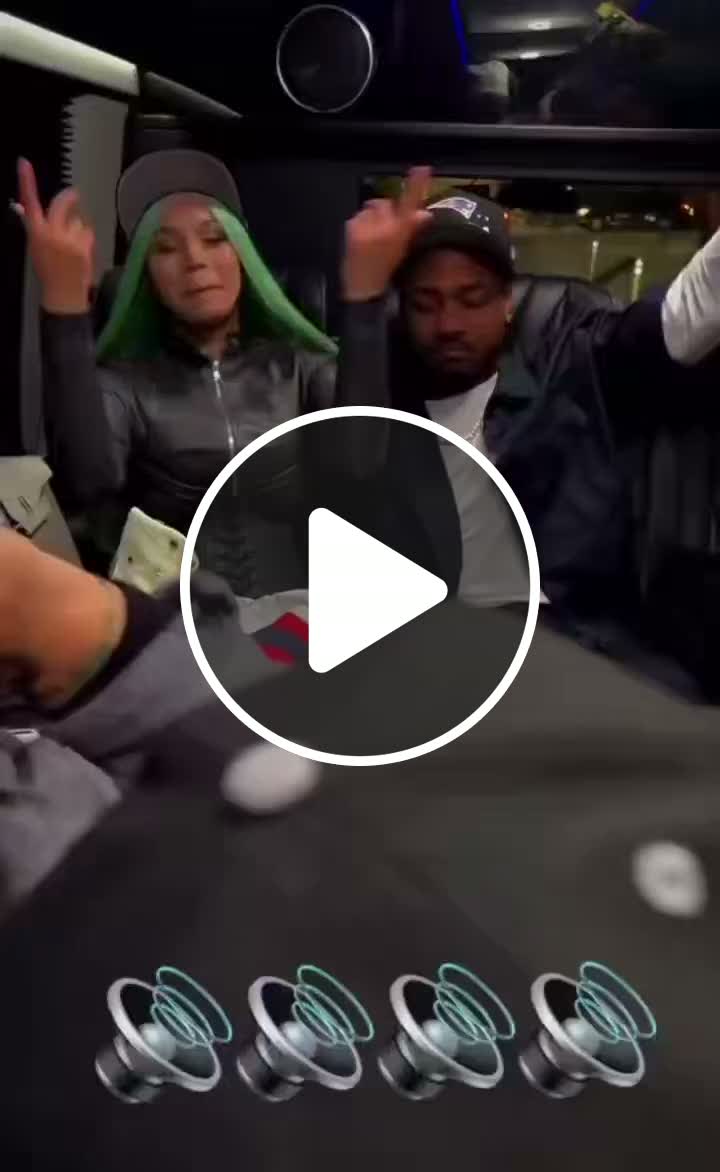 PATRIOTS STAR WR STEFON DIGGS WAS GOING CRAZY CELEBRATING WITH RAPPER ...