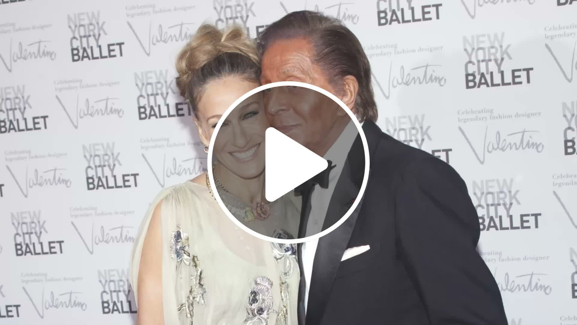 UNCAPTIONED: Sarah Jessica Parker honours 'extraordinary' designer ...