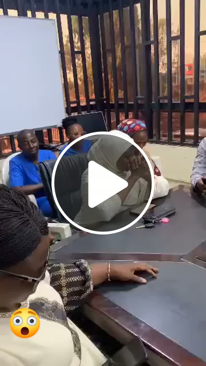 SAD 😭 😭 😭 She collapsed and died while speaking to her workers. Life is ...