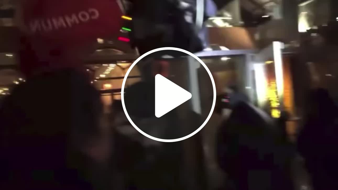 RIOTERS BREAKING INTO BUSINESSES IN DOWNTOWN MINNEAPOLISWindows broken ...