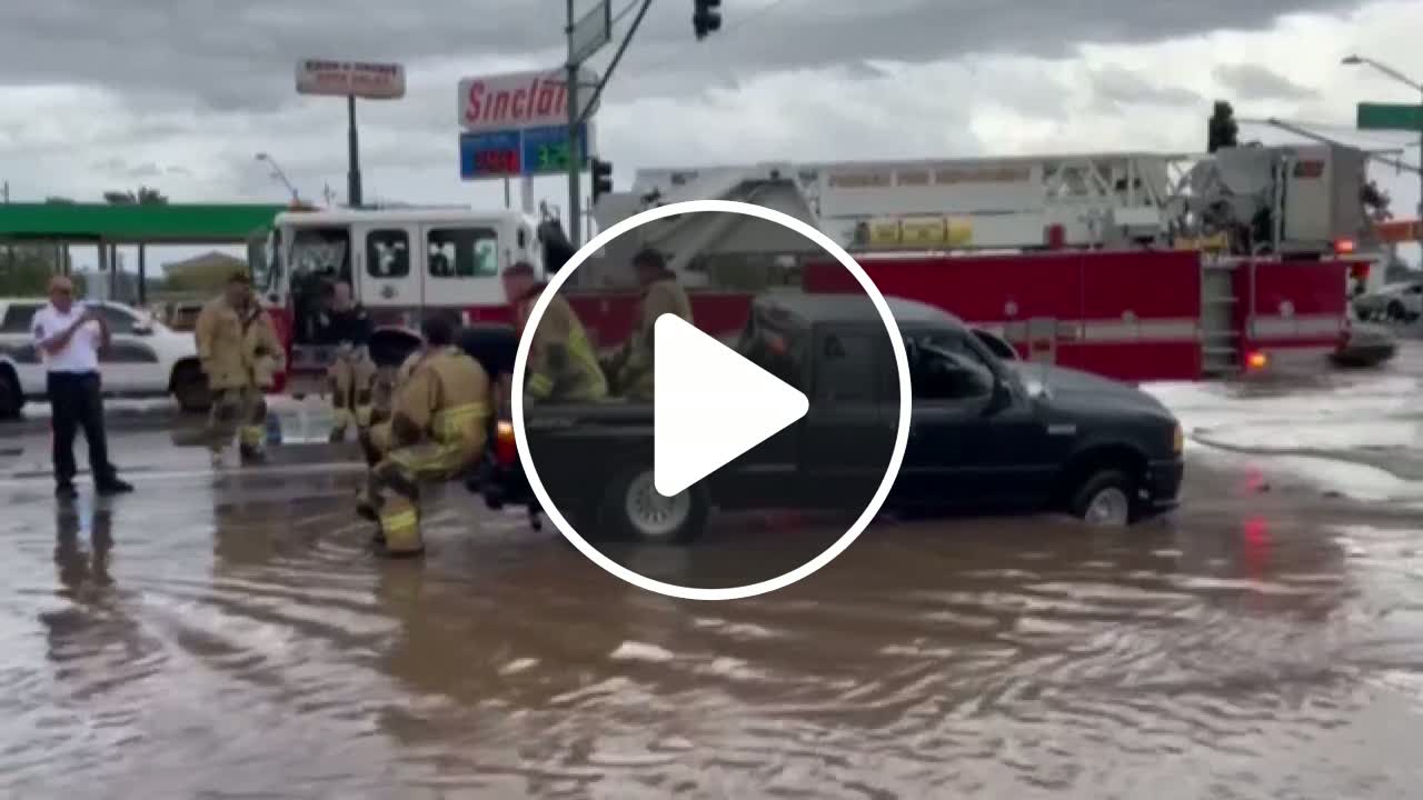 Severe weather in Phoenix causes roads to be flooded - NewsBreak