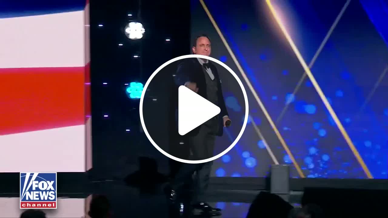 STAR-SPANGLED MOMENT Opera singer Christopher Macchio powerfully ...