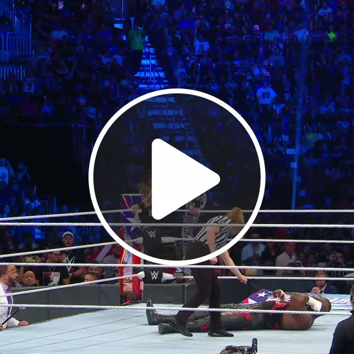 Seth Rollins had a huge hill to climb ... one-on-one against the ...