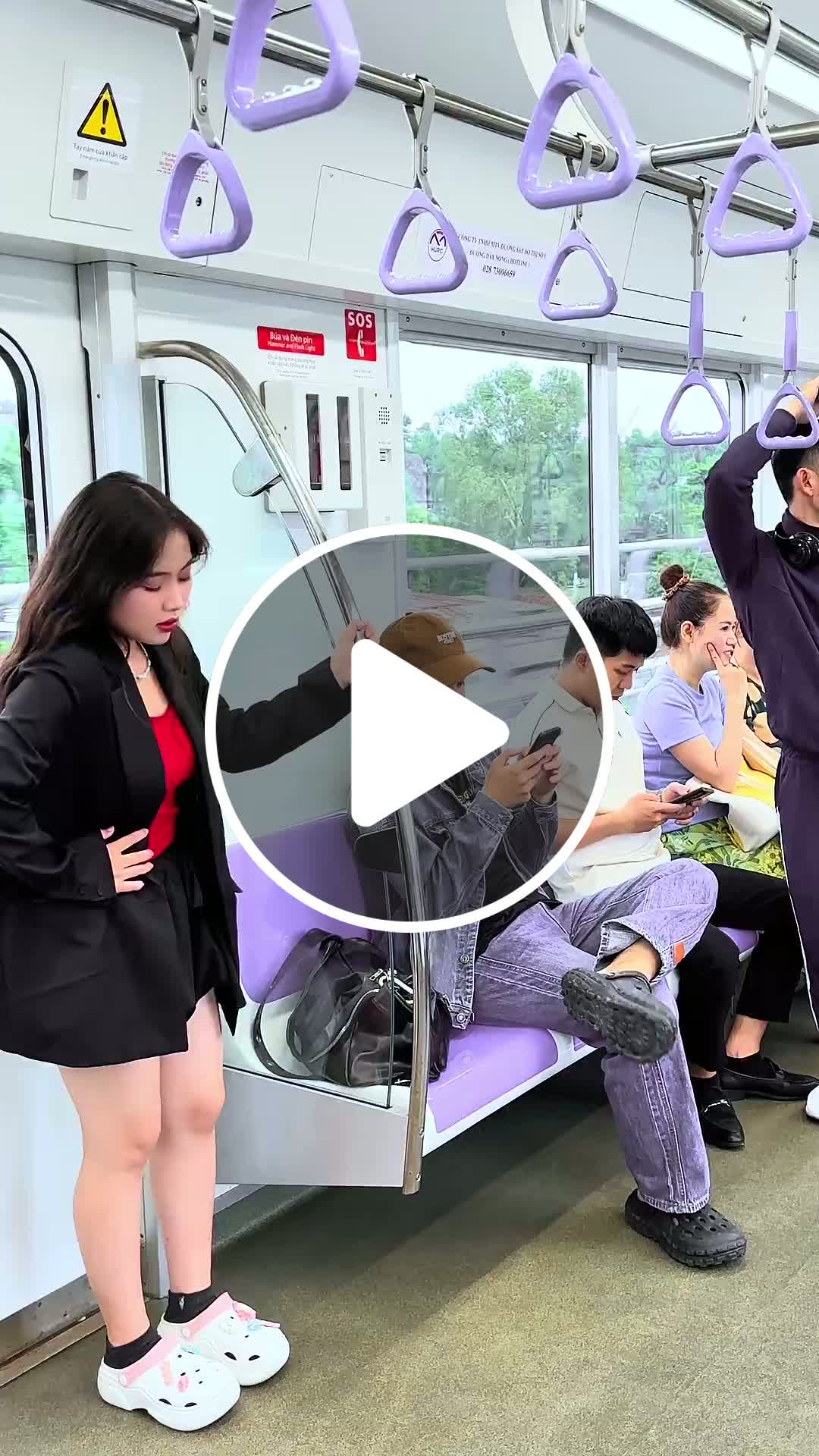 Kind Stranger’s Funny Way to Help a Sick Girl #LifeSkills # ...