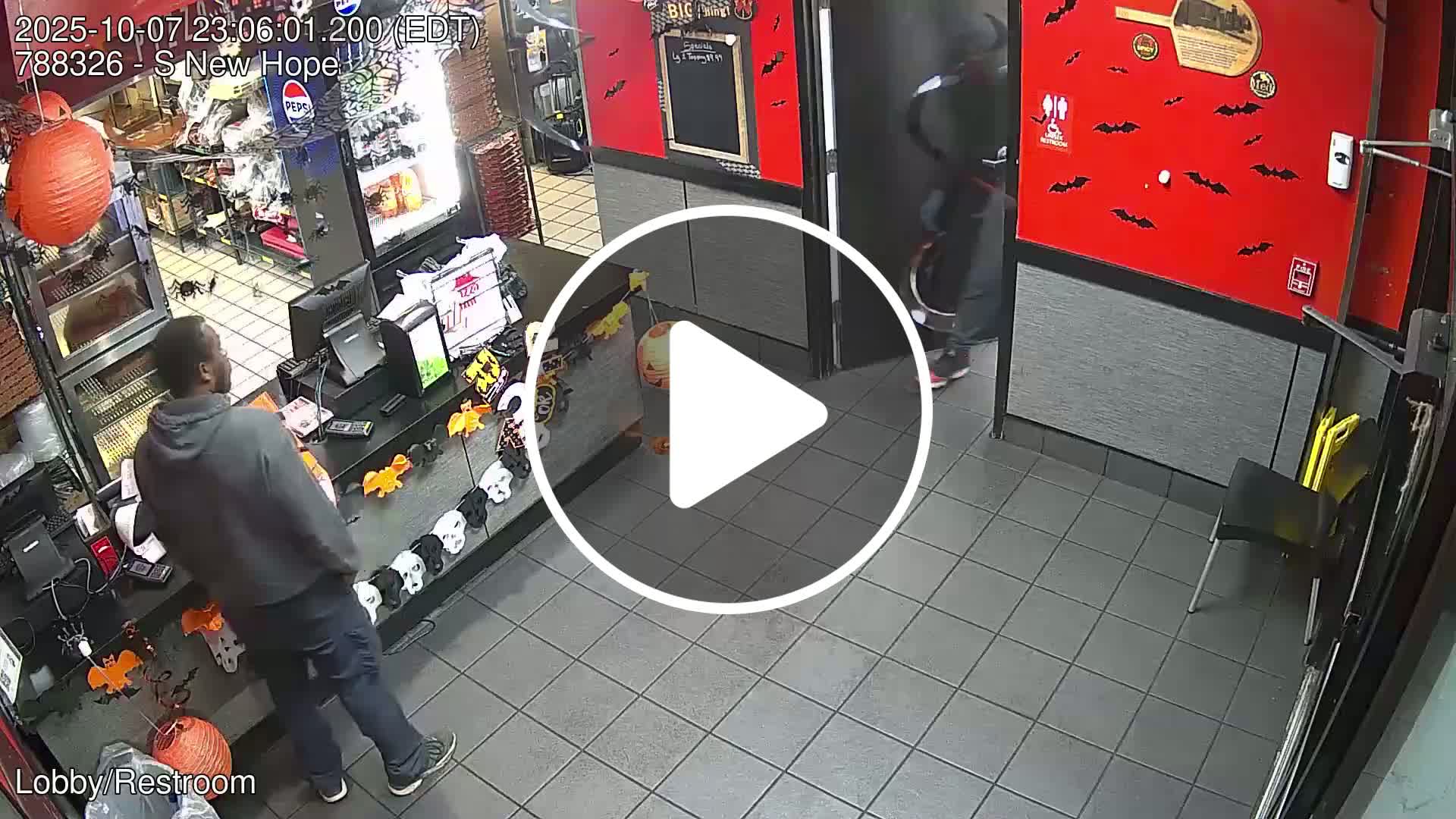 Watch suspect rob a Pizza Hut in Gastonia - NewsBreak