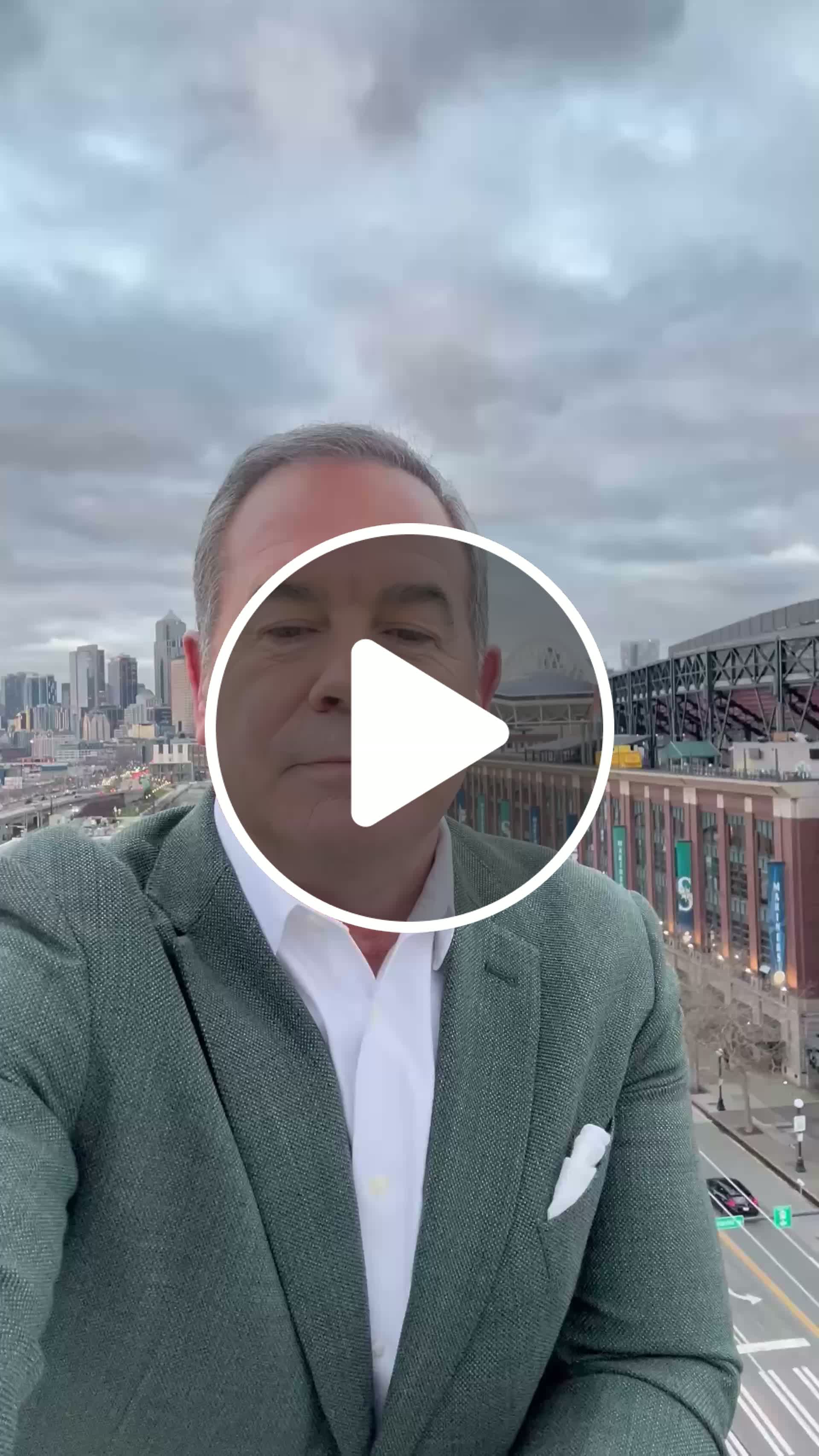 Seahawks quarterback Sam Darnold expects to play Saturday despite ...