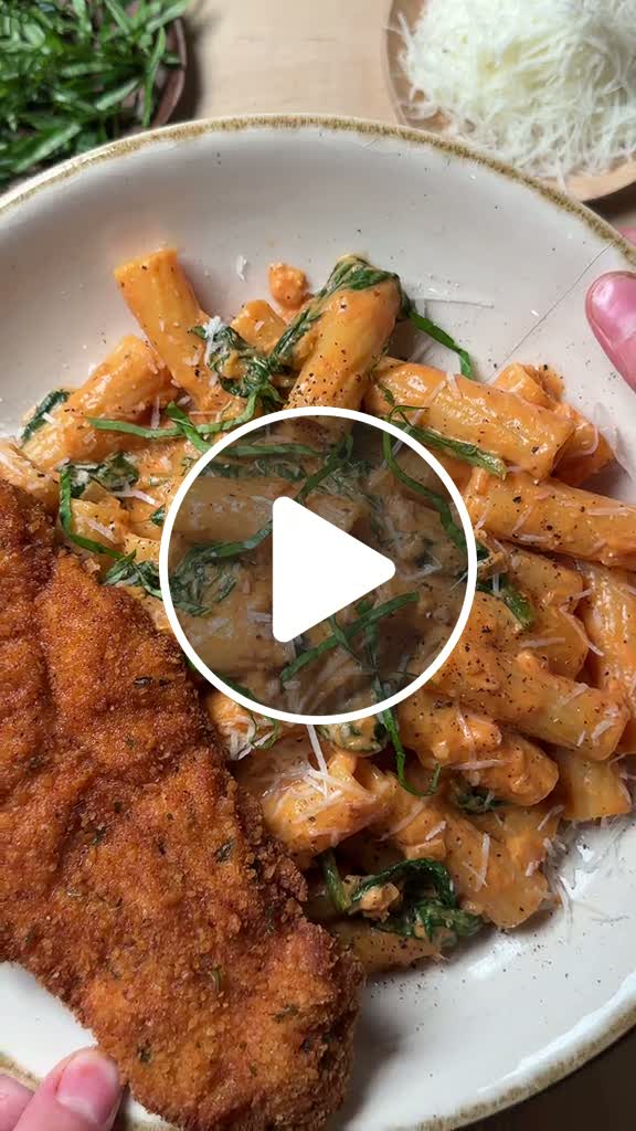 Rose pasta & a crispy chicken - NewsBreak