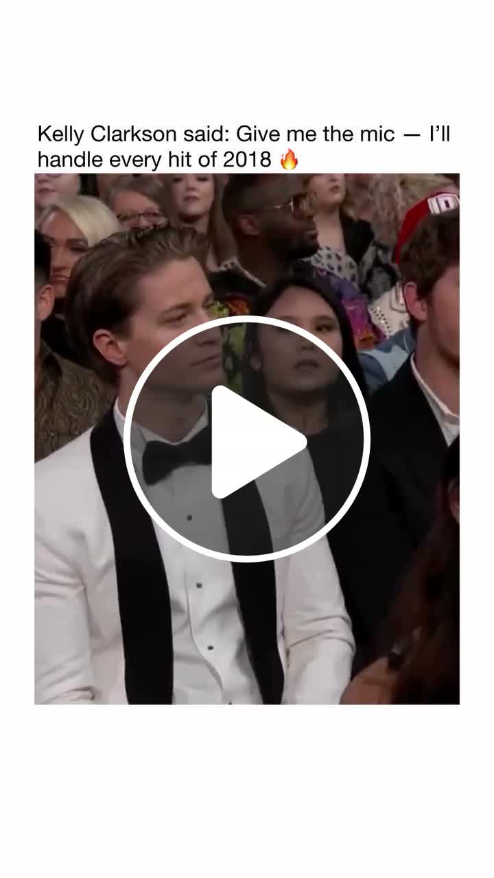 would you agree Kelly Clarkson is awesome - NewsBreak