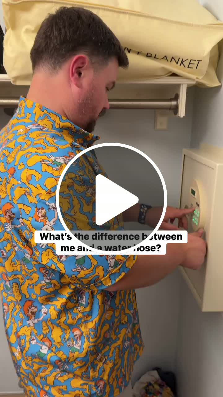 What's the difference between me and a water hose?#UnpopularOpinion # ...