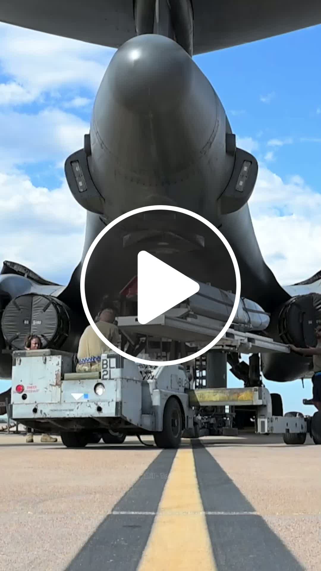 U.S. B-1B Lancer bomber loads new ammunition! - NewsBreak