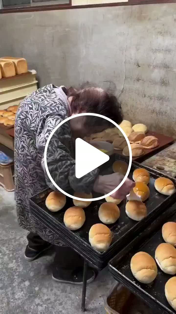 84-year-old grandma, prepares over 300 pastries by hand every day ...