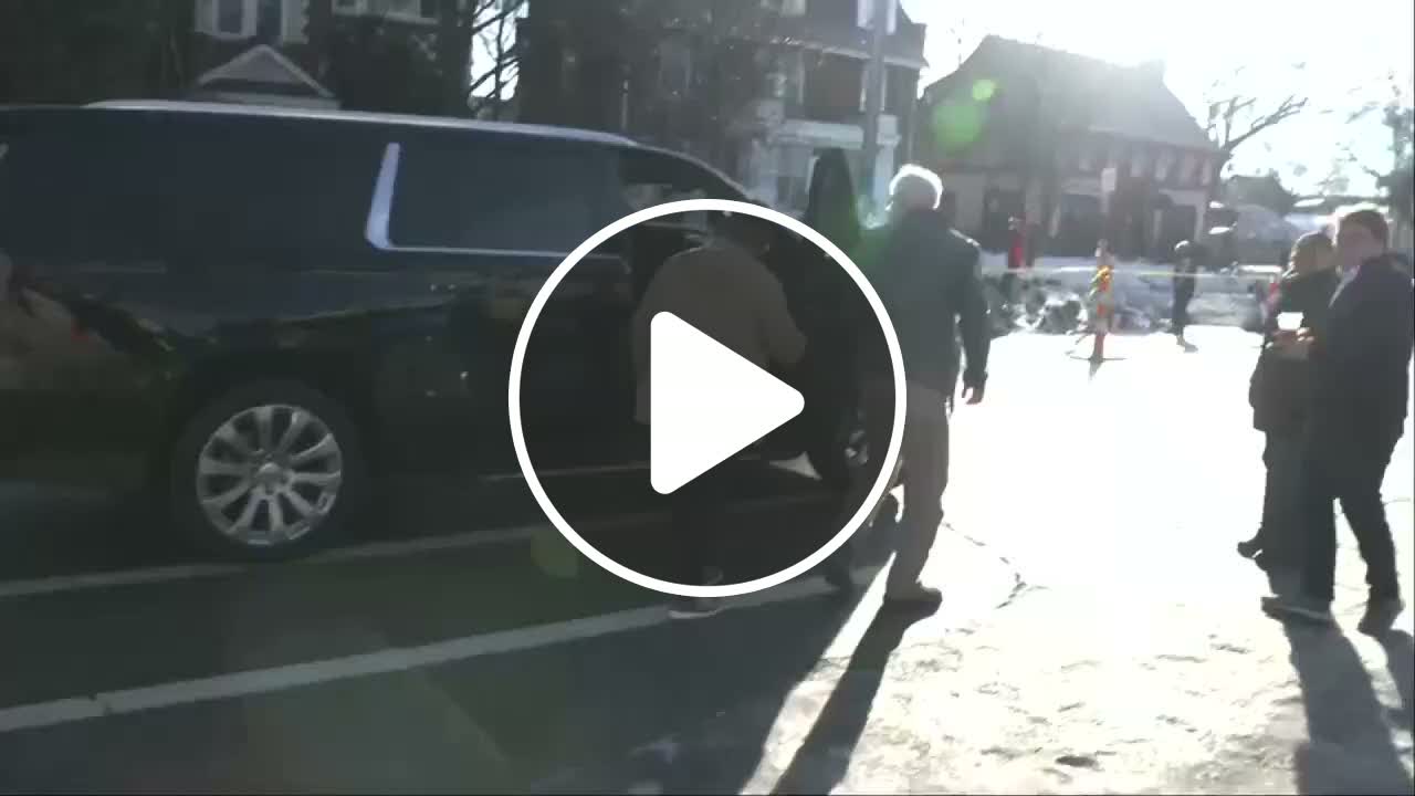 Gov. Walz visits Minneapolis ICE shooting memorial - NewsBreak