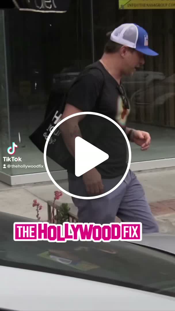 Hailey Biebers Dad Stephen Baldwin Acts Slow When Asked About Her ...