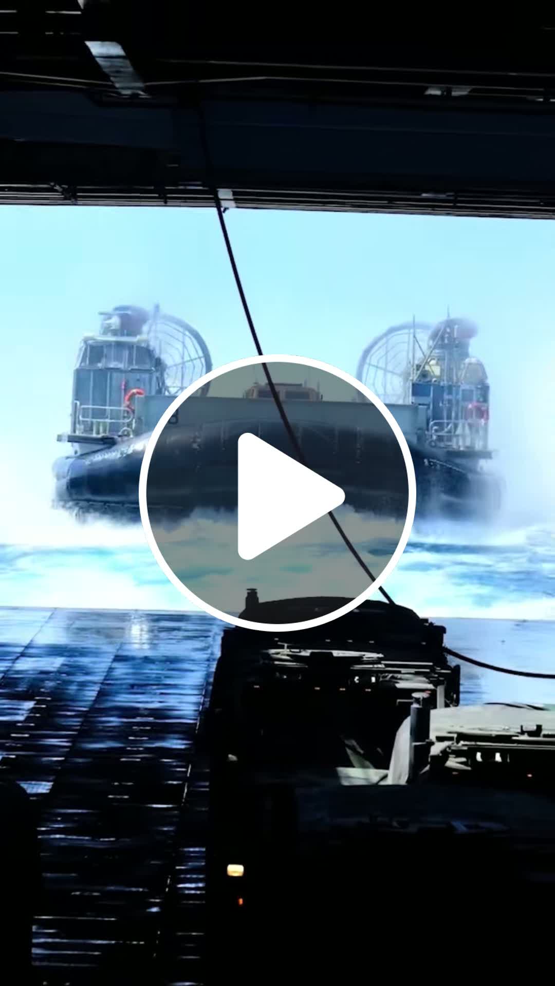 The U.S. Navy's Landing Craft Air Cushion (LCAC). #hovercraft #navy # ...