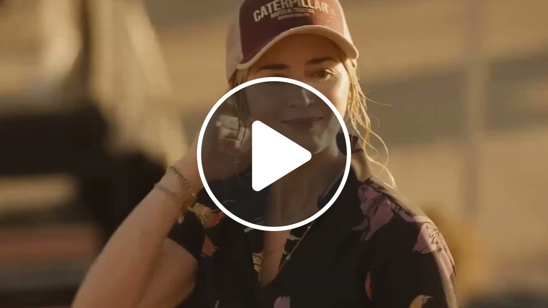 Emily Blunt Isn't Holding Back About Kissing Her Co-Stars - NewsBreak