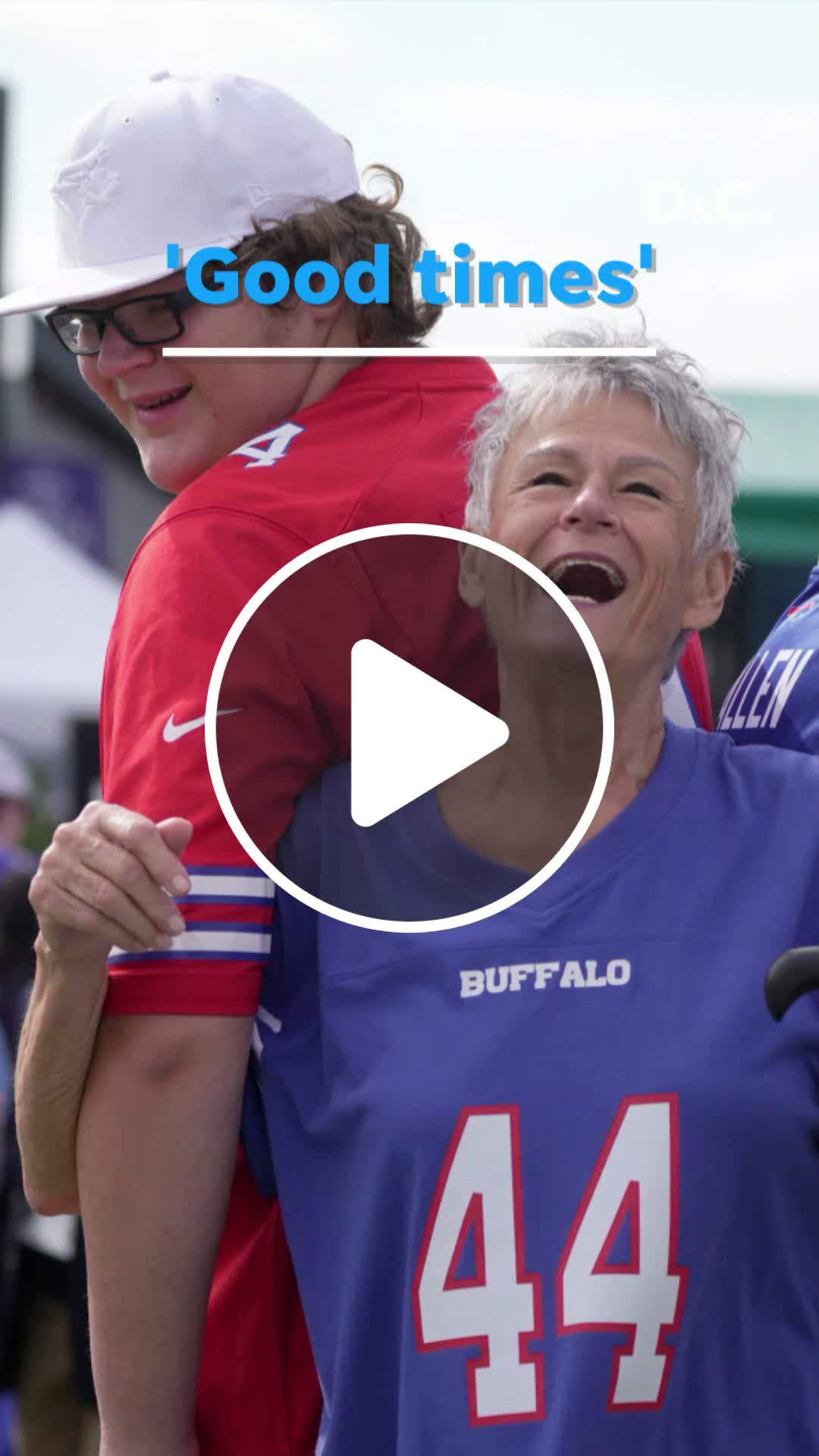 Buffalo Bills fans can't help but smile while tailgating - NewsBreak