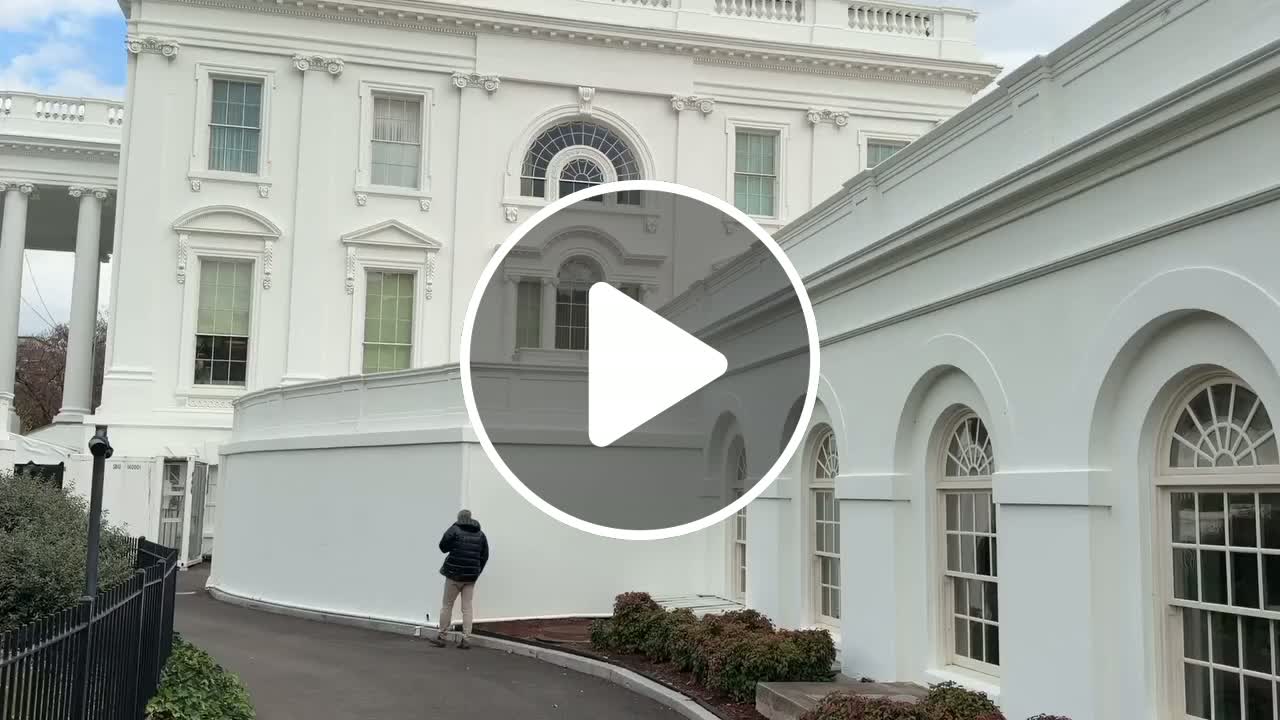 Trump is blasting Phantom of the Opera songs at the White House today ...