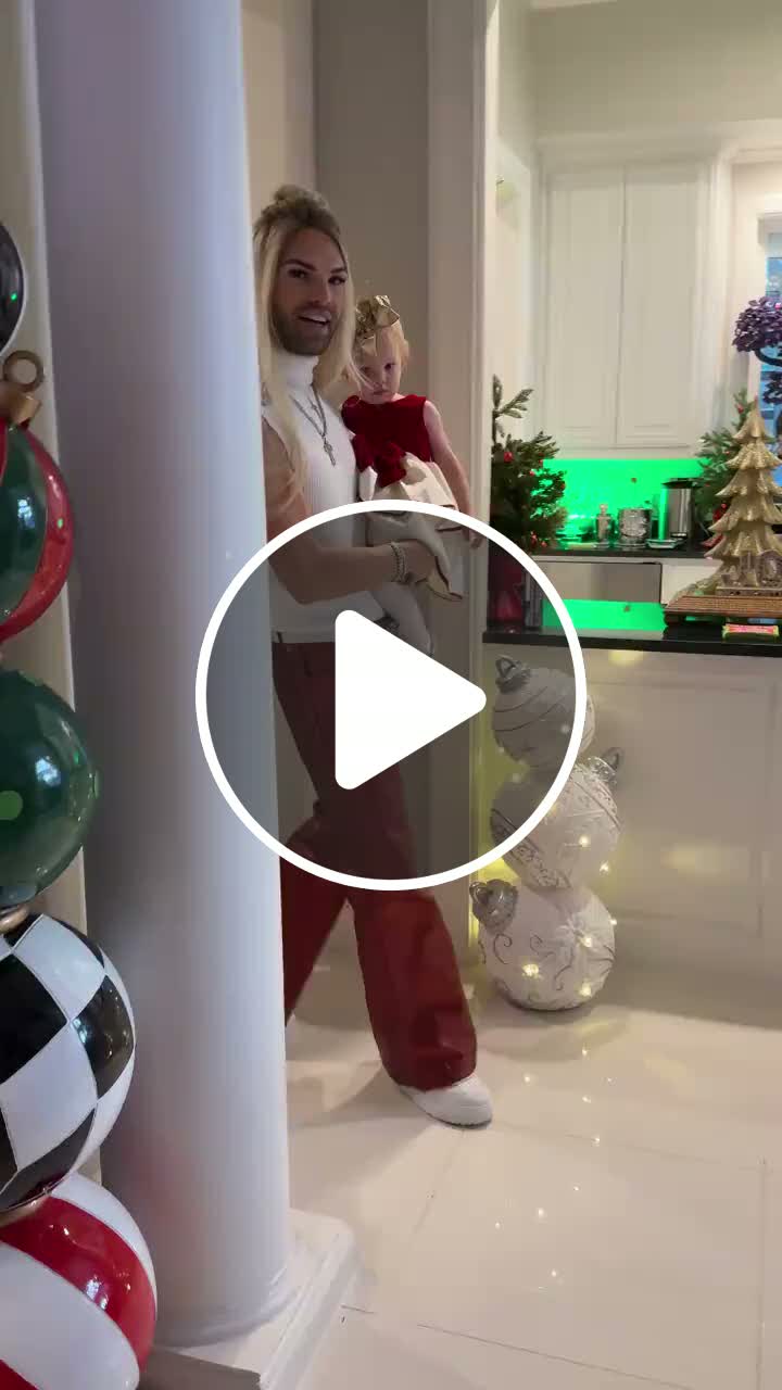 LGBT Influencers show off their surrogate babies in Christmas Instagram ...