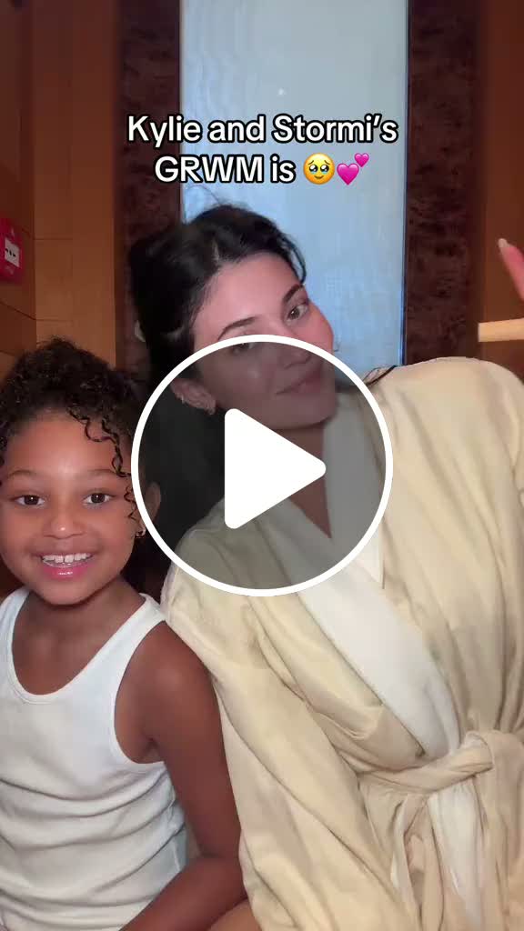 The iconic mother and daughter duo - NewsBreak