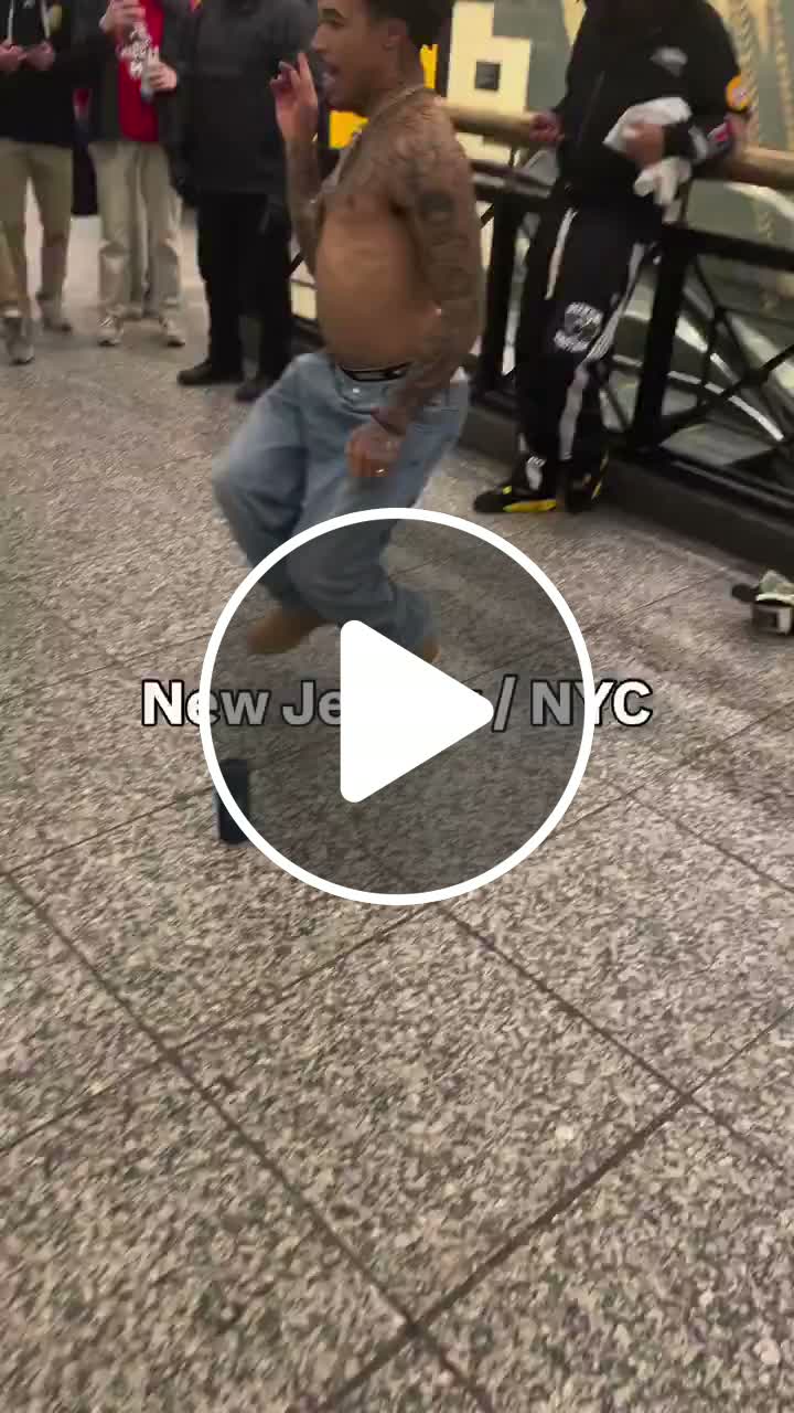 PlaqueBoyMax and his friends showcase their dance moves at the New ...