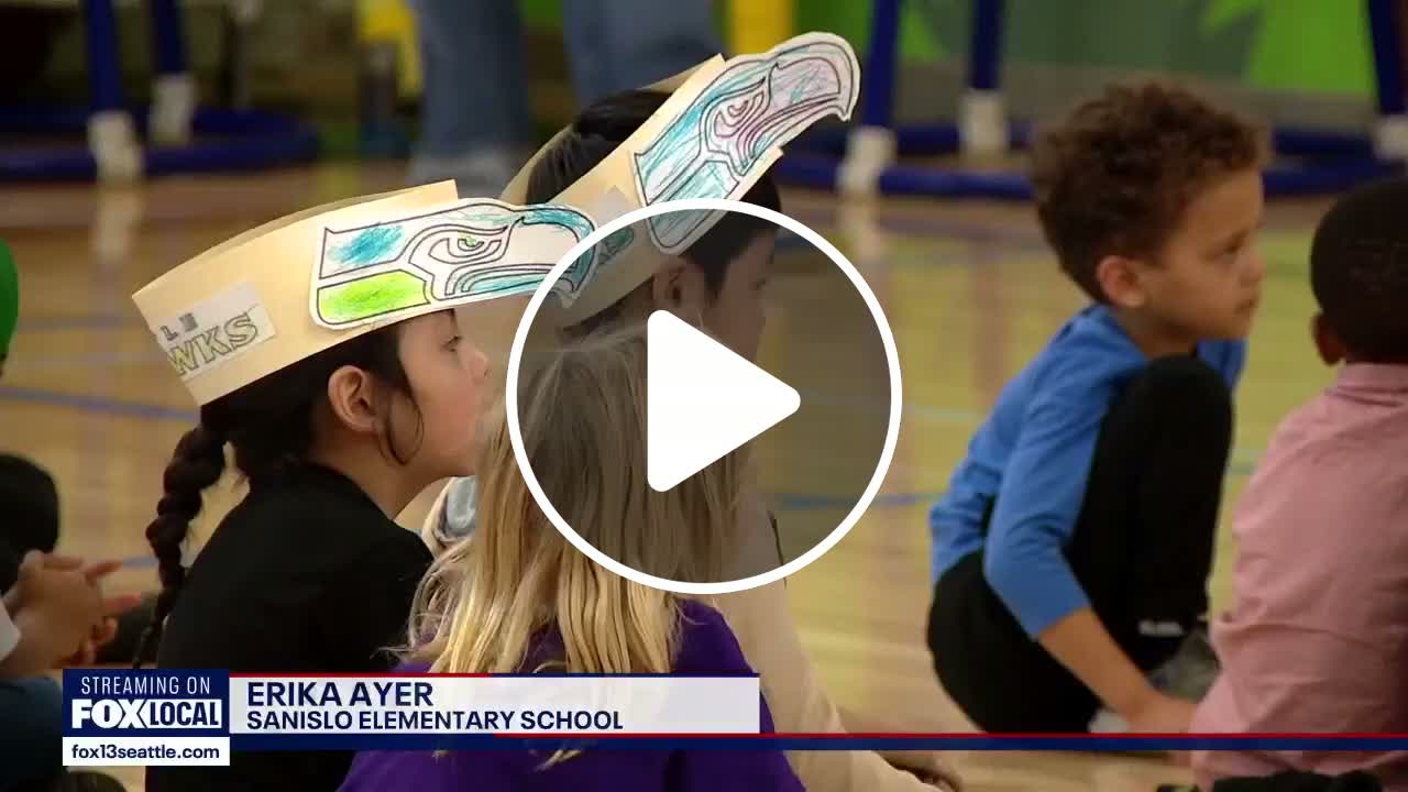 FIFA World Cup mascots stop in Seattle - NewsBreak