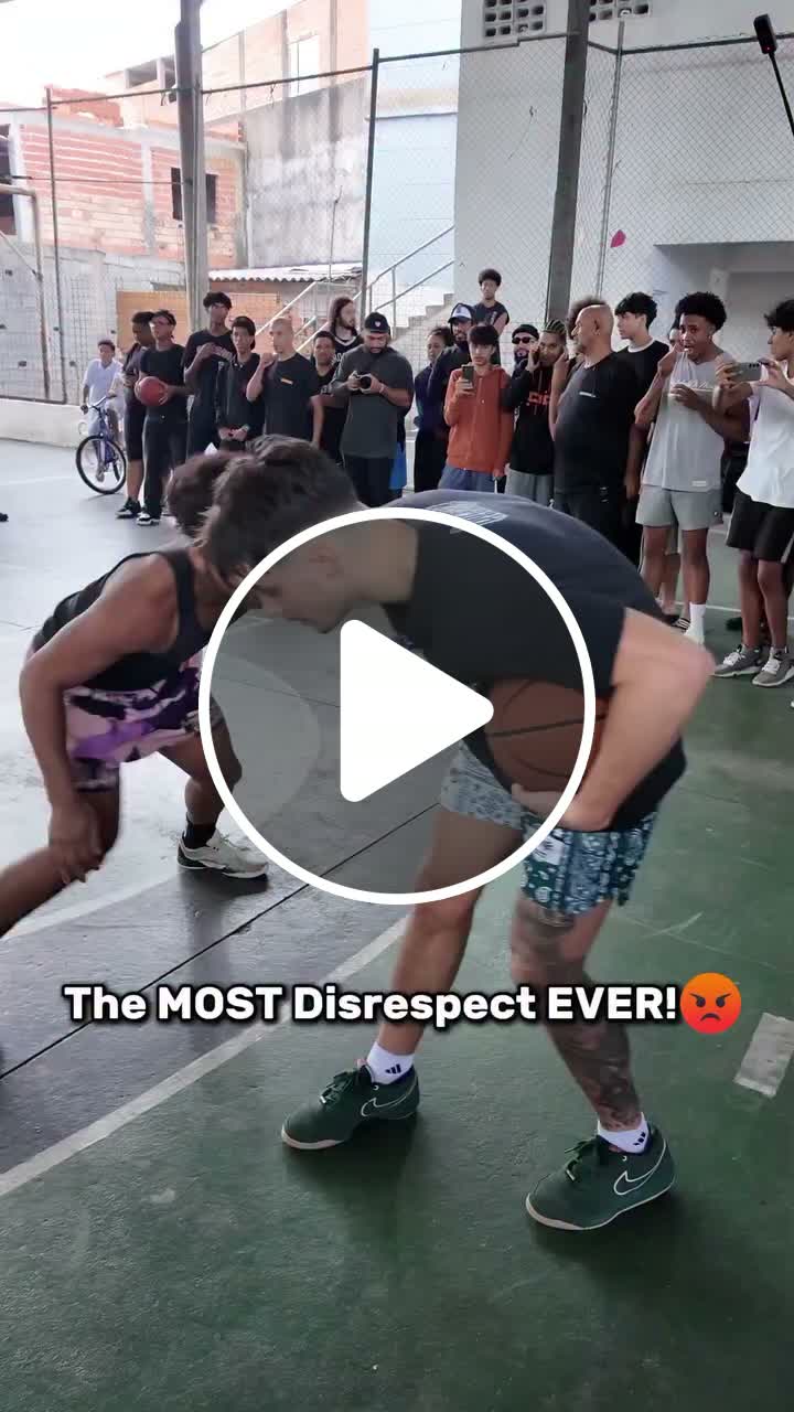 1v1 gets HEATED in the FAVELAS after face PUNCH 🤬 🏀 #basketball #reels ...