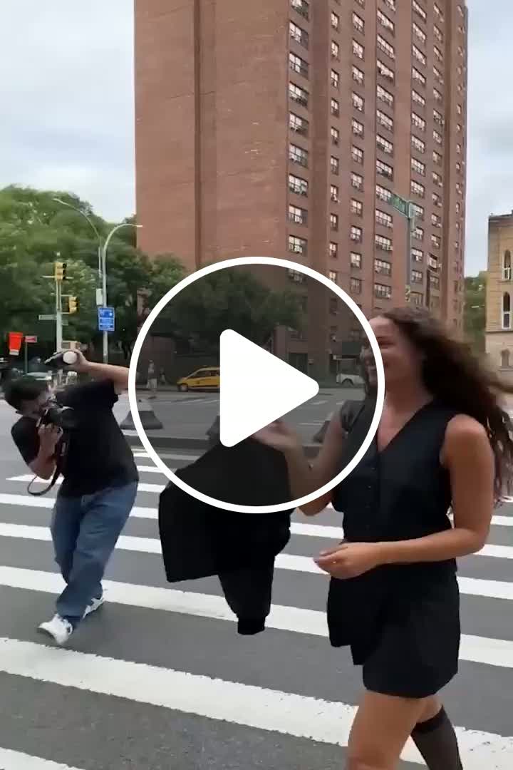 This Police Officer Is Hilarious Unexpected Encounter With Nypd ёяшв
